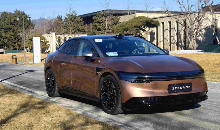 Mẫu xe điện sạc nhanh nhất thế giới ra mắt người dùng